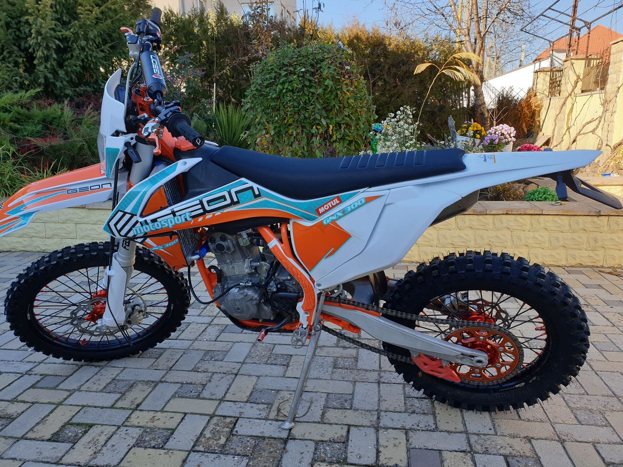 Geon GNX 300