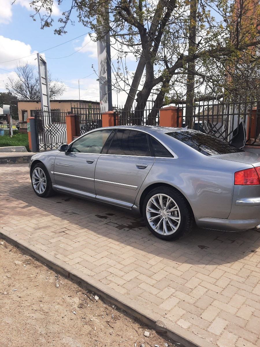 Audi A8 2005 г. с пробегом 256000 км, Дизель, 10600
