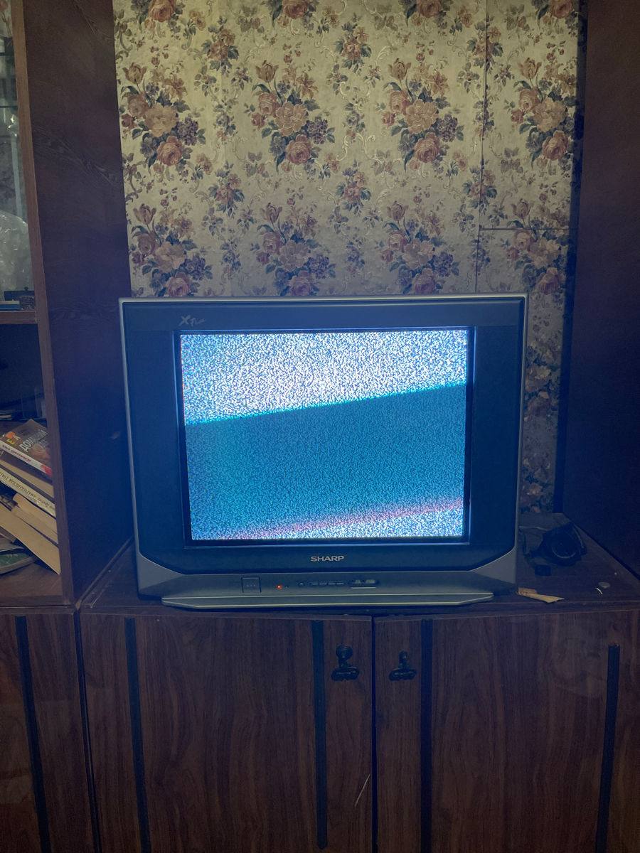 Продаю телевизор Sharp / Vind televizorul Sharp