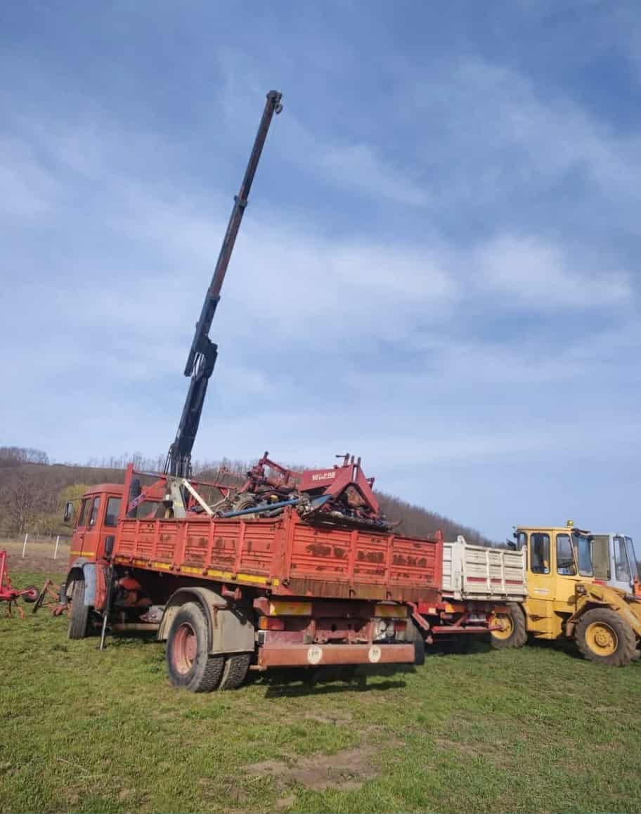 Se vinde macara-manipulator Hiab 145-3