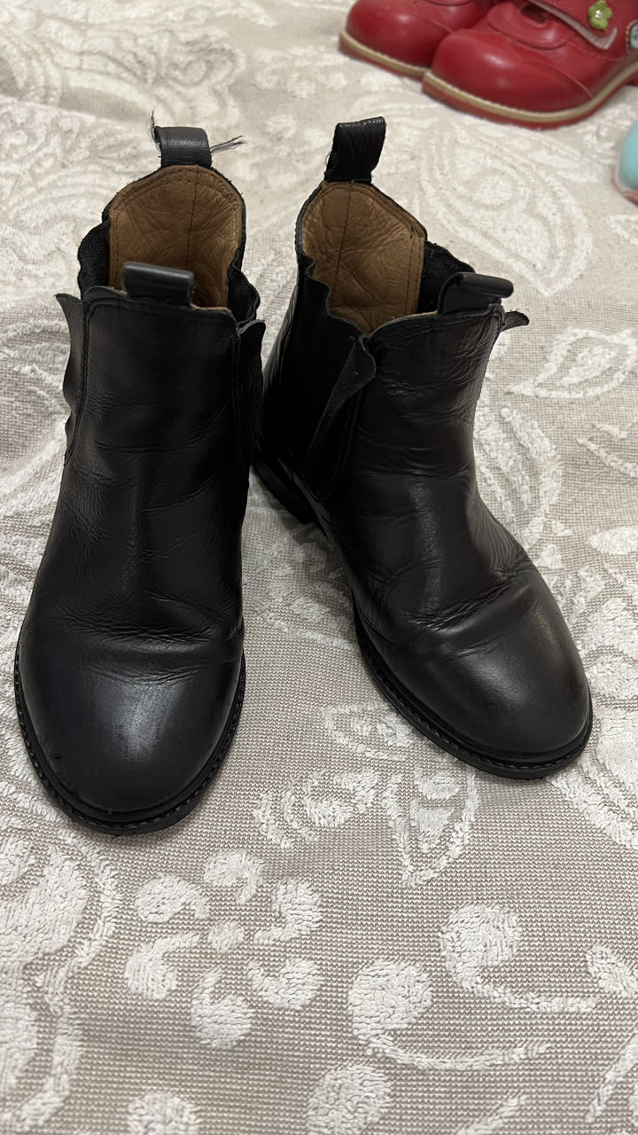 Papucei. Zara 300 lei