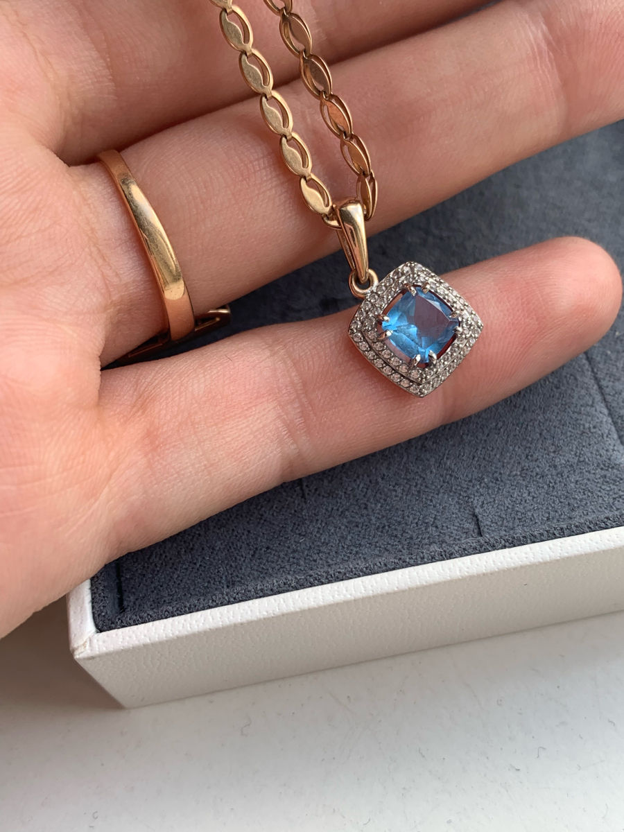 Vand colier de aur cu piatra topaz