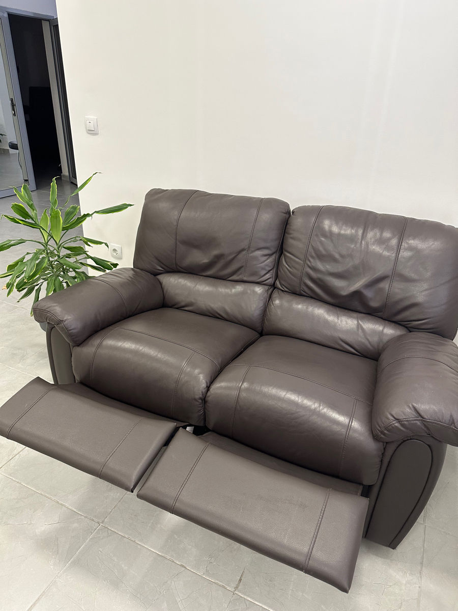 Vând canapea din piele