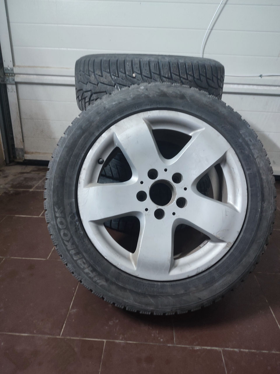 Hankook R16