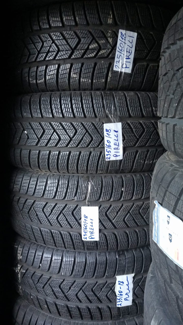 235 60 R18 Pirelli