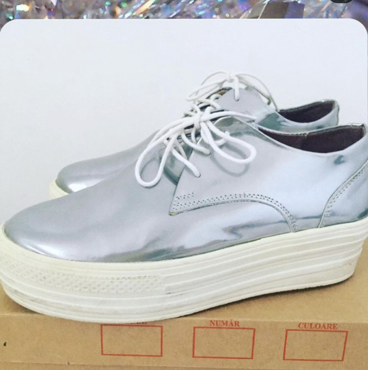 Adidasi noi marimea 37