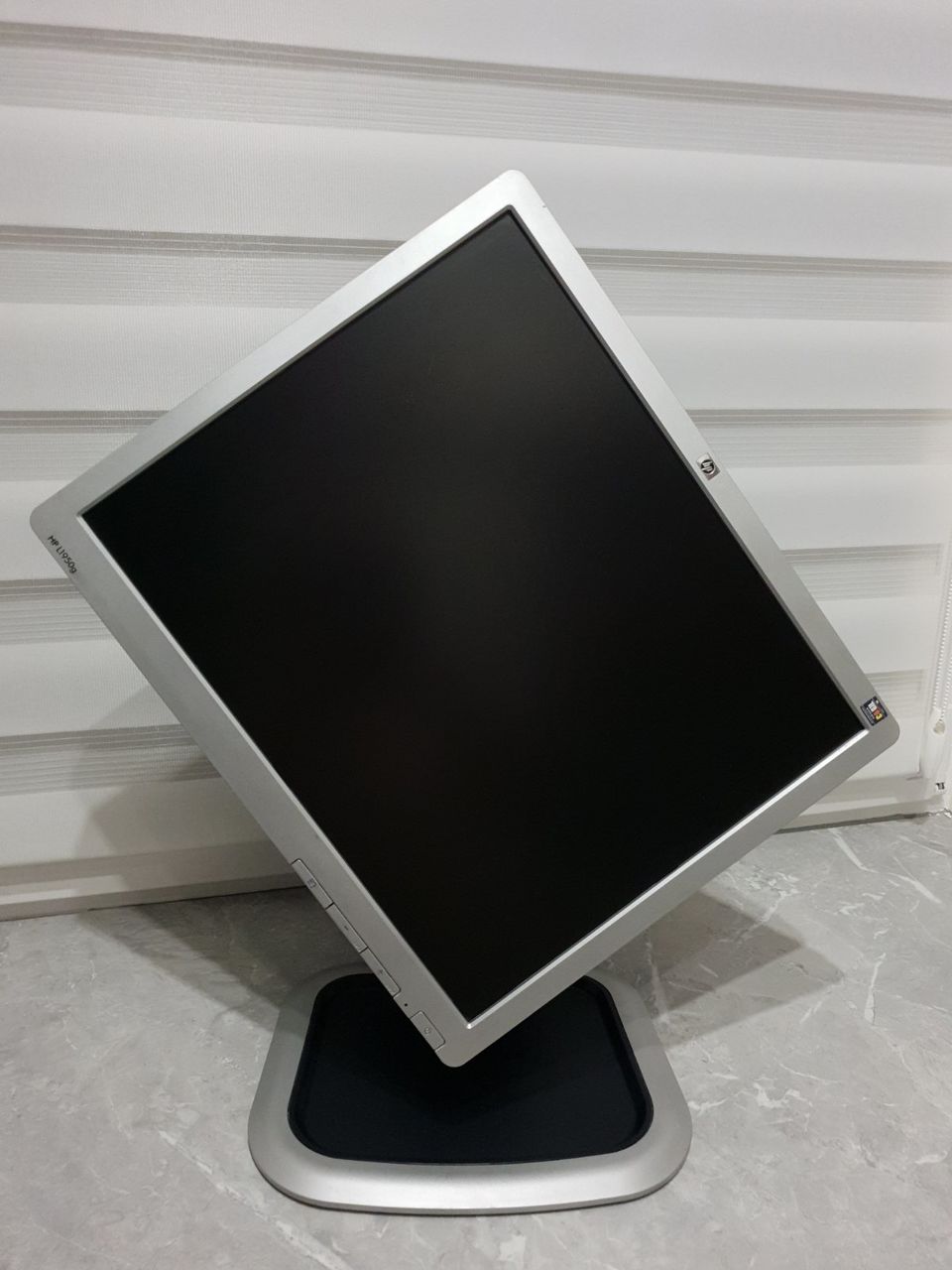 Samsung 940N / Hewlett-Packard LP1950g