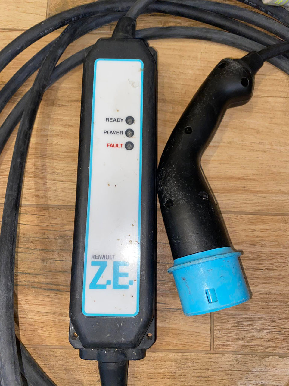 Renault Zoe - Type 2 Original Charger 220V. Домашняя зарядка Type 2 - 220В.