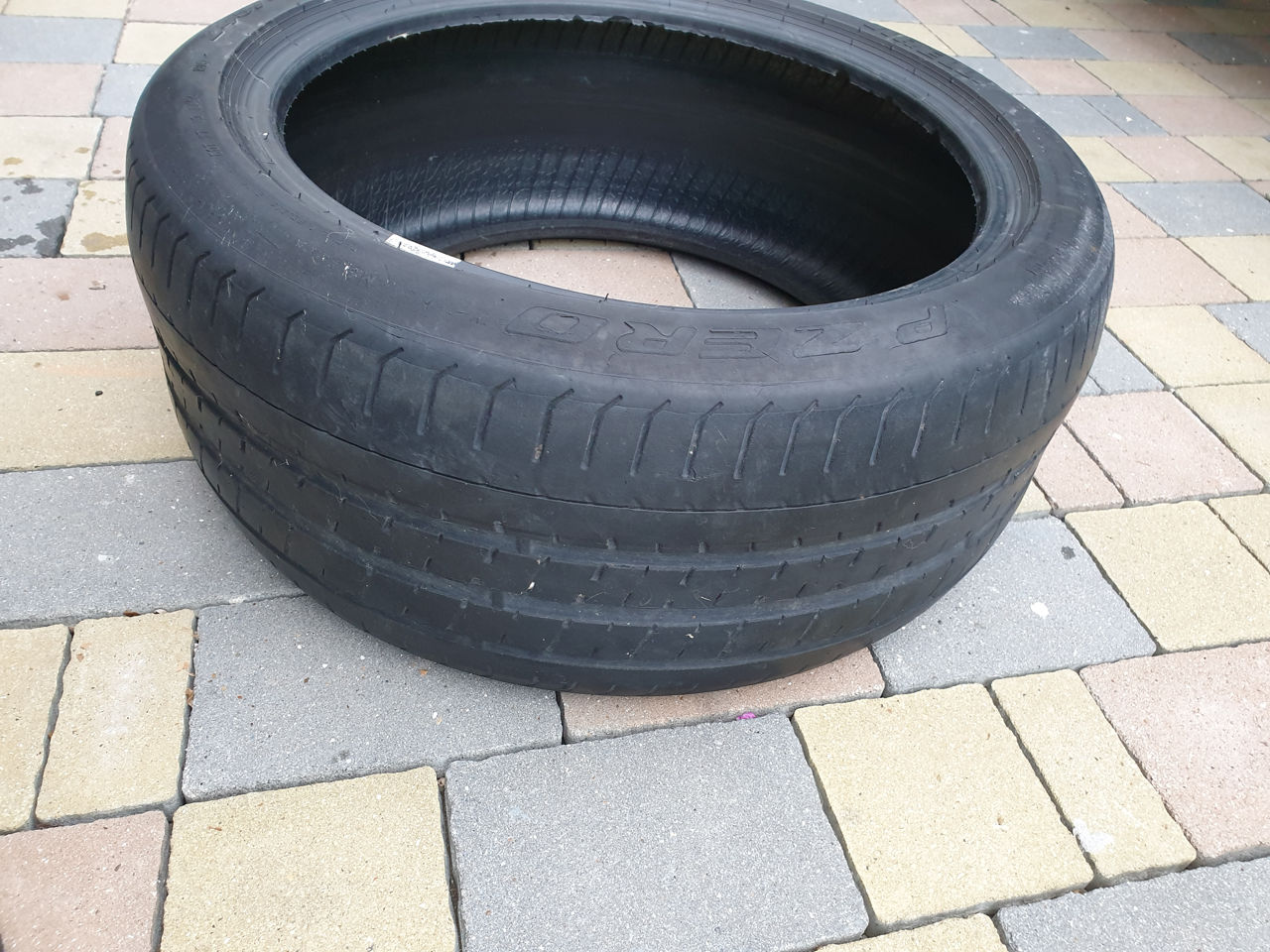 Pirelli p zero 245/40 r18 1шина