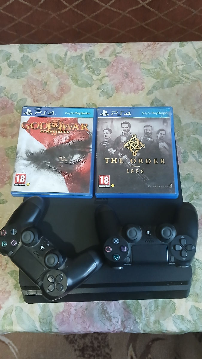 Se vinde PS 4 500GB