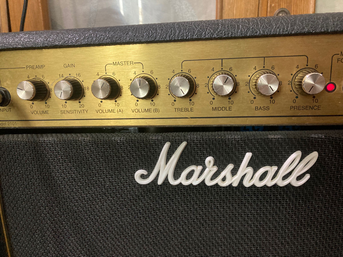 Marshall JCM 900
