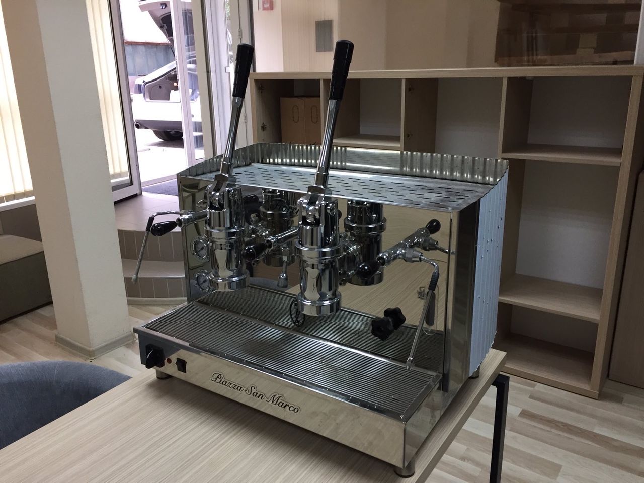 Aparat profesional de facut cafea