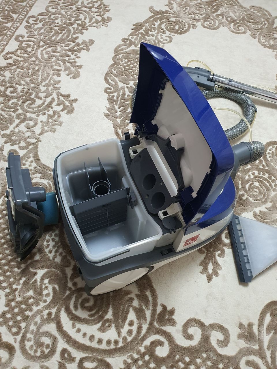 Aspirator nou zelmer aquawelt 1600w