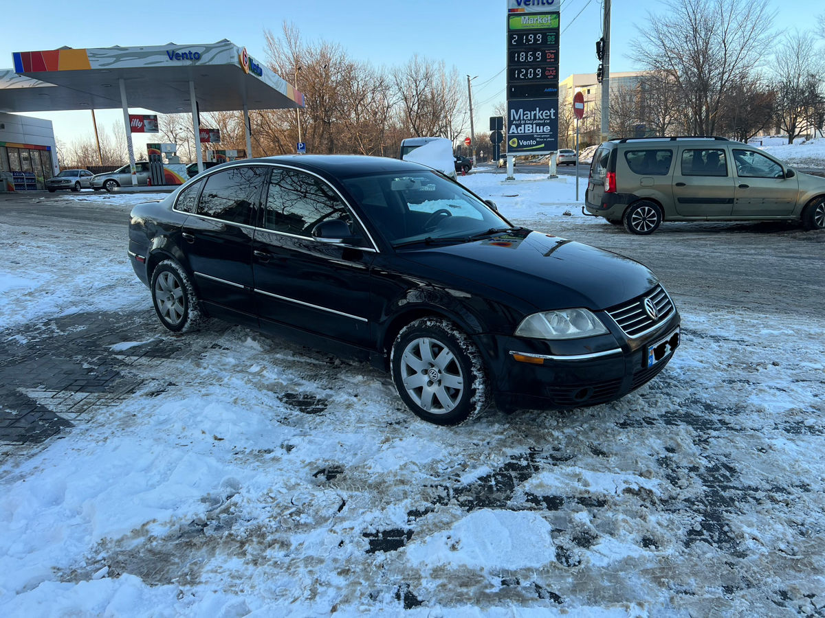 Volkswagen Passat an. 2005 cu rulaj 235000 km, Diesel, 3250