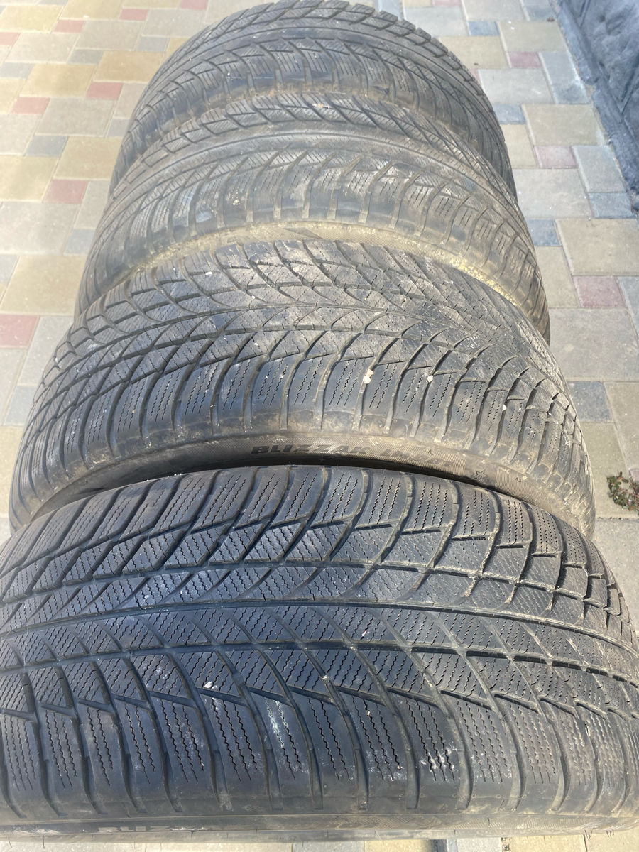 Bridgestone 225/50 R18 iarna 4 anvelope