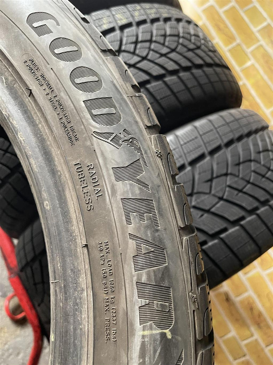 235 55 r18 Goodyear