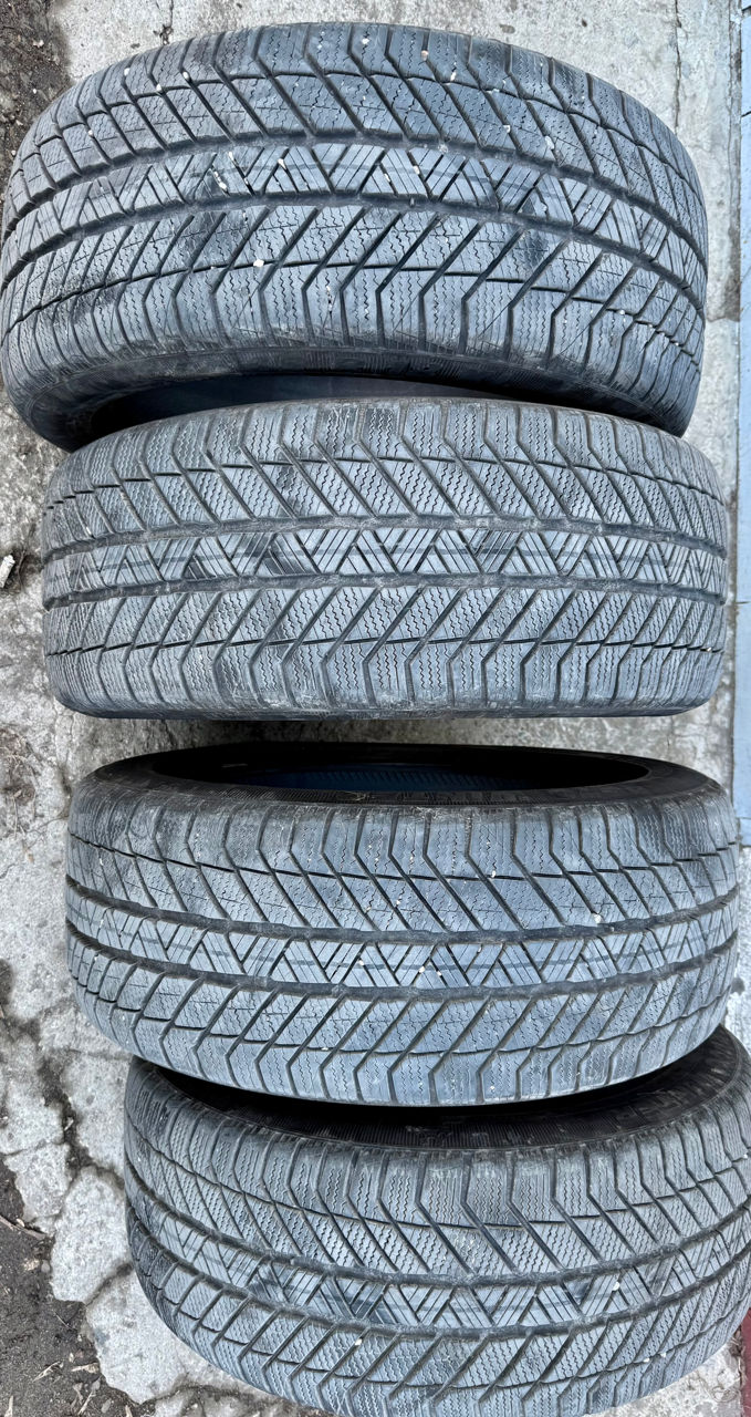 245/45R18 4 cauciucuri iarna