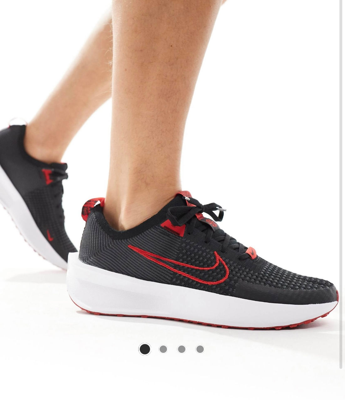 Nike, noi, preț redus