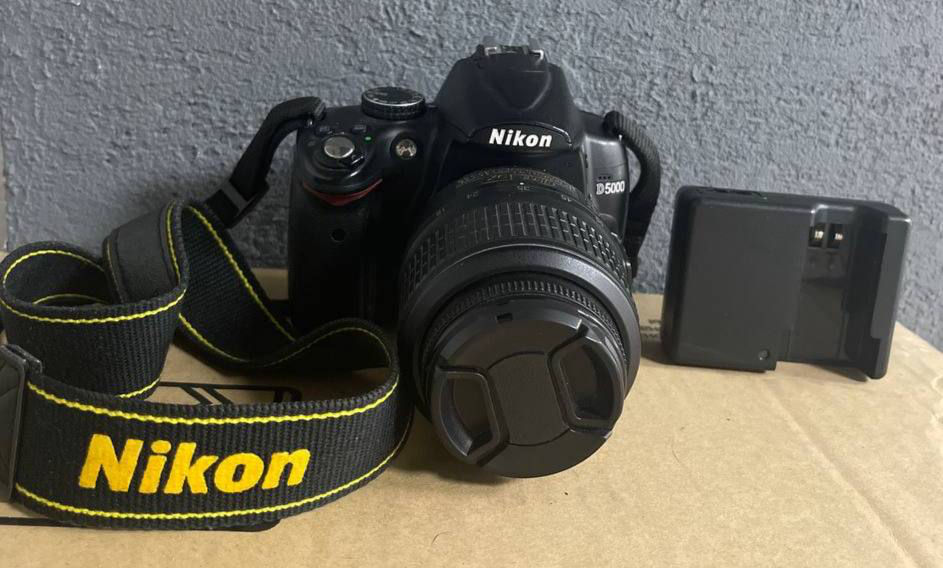 Nikon D5000