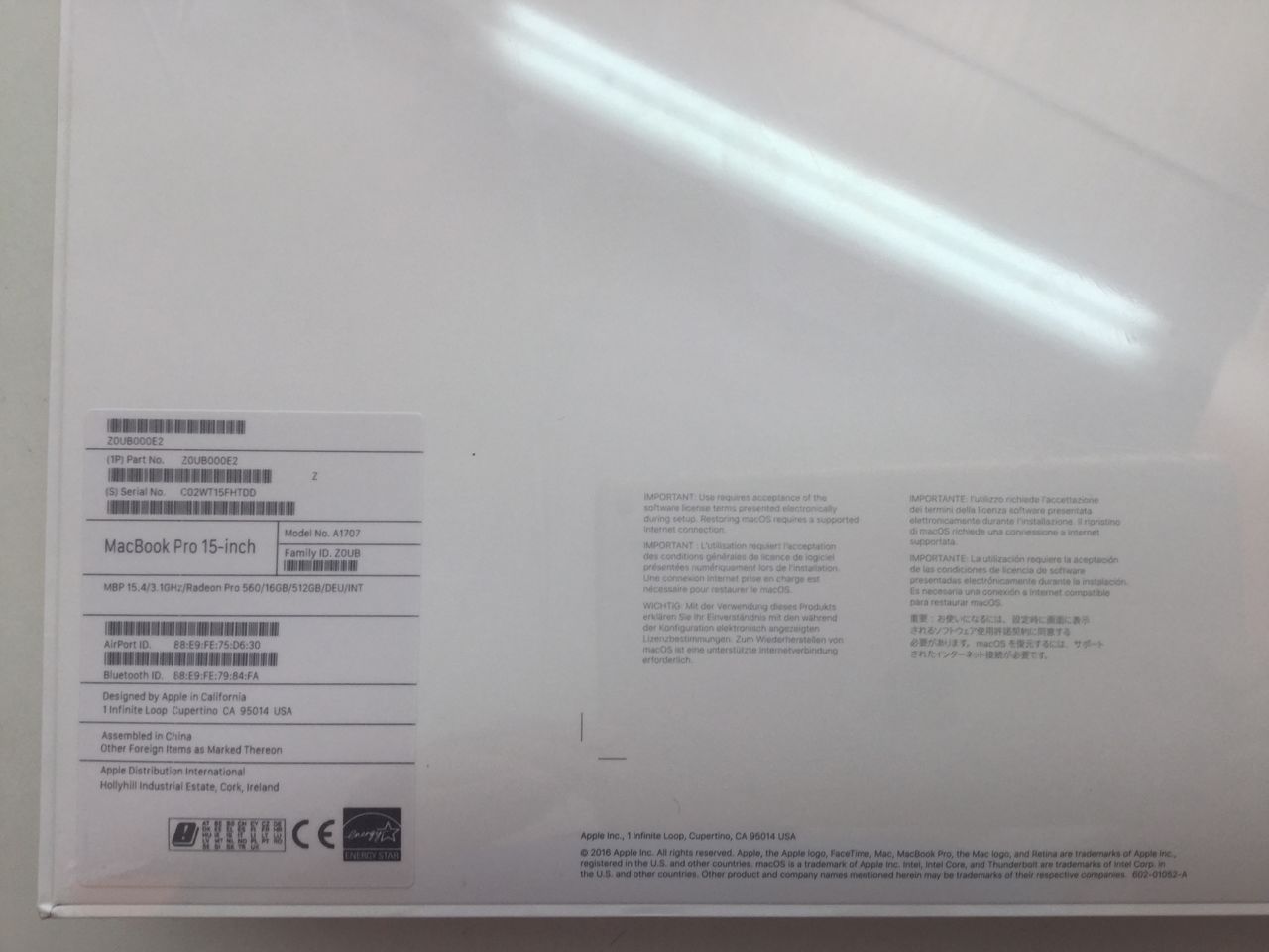 Apple MacBook Pro 15.4 model : A1707 новый 2200 eu