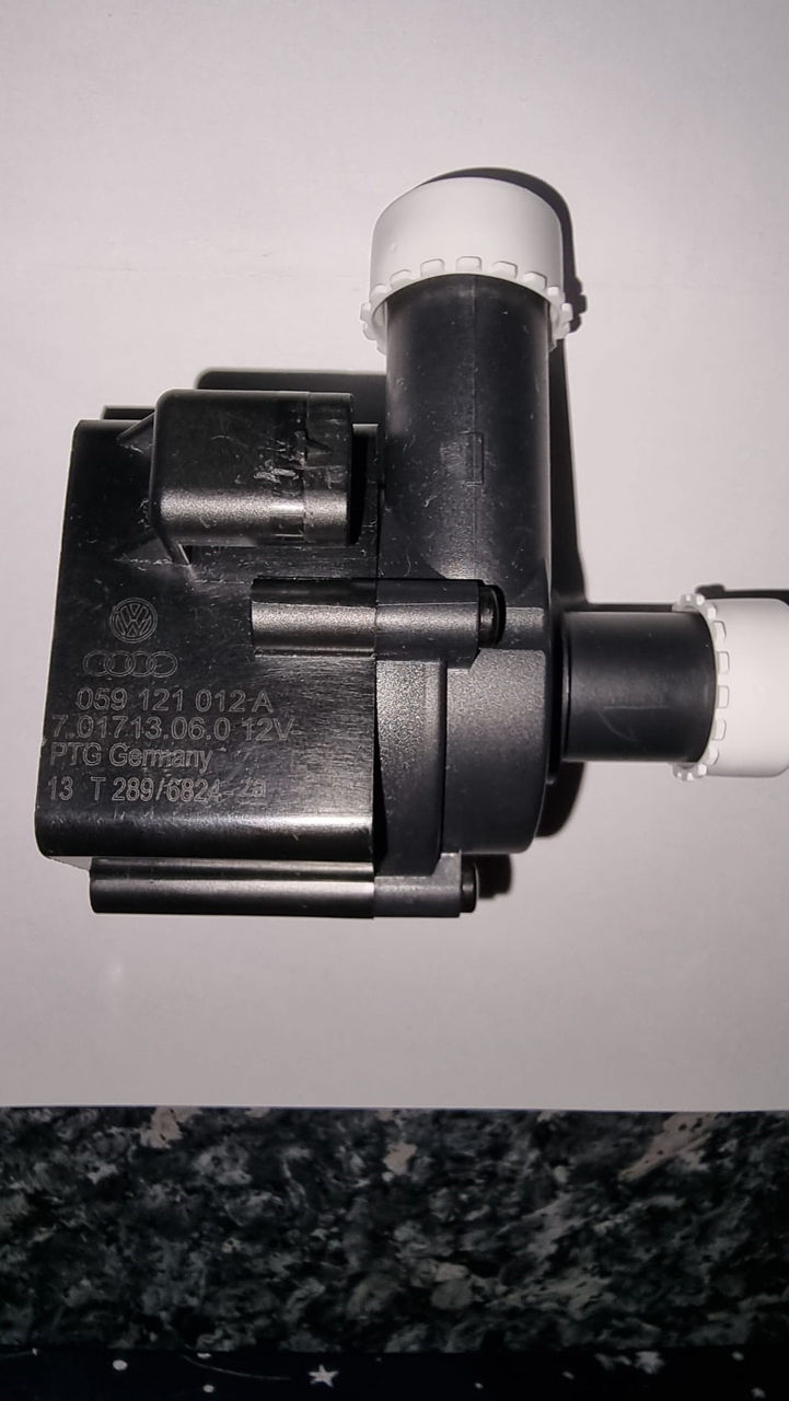 Водяная помпа, насос, Water Pump VW Audi 059121012A 06D121601 ...