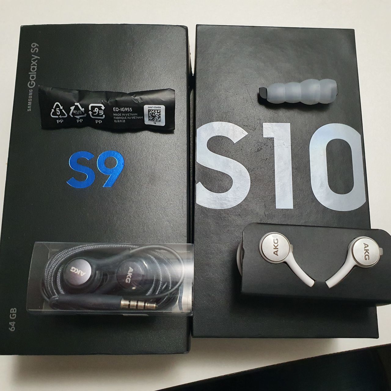 Наушники от Samsunga S9 - S10 AKG