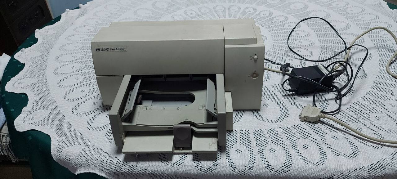 Hewlett Packard deskjet 690C Color