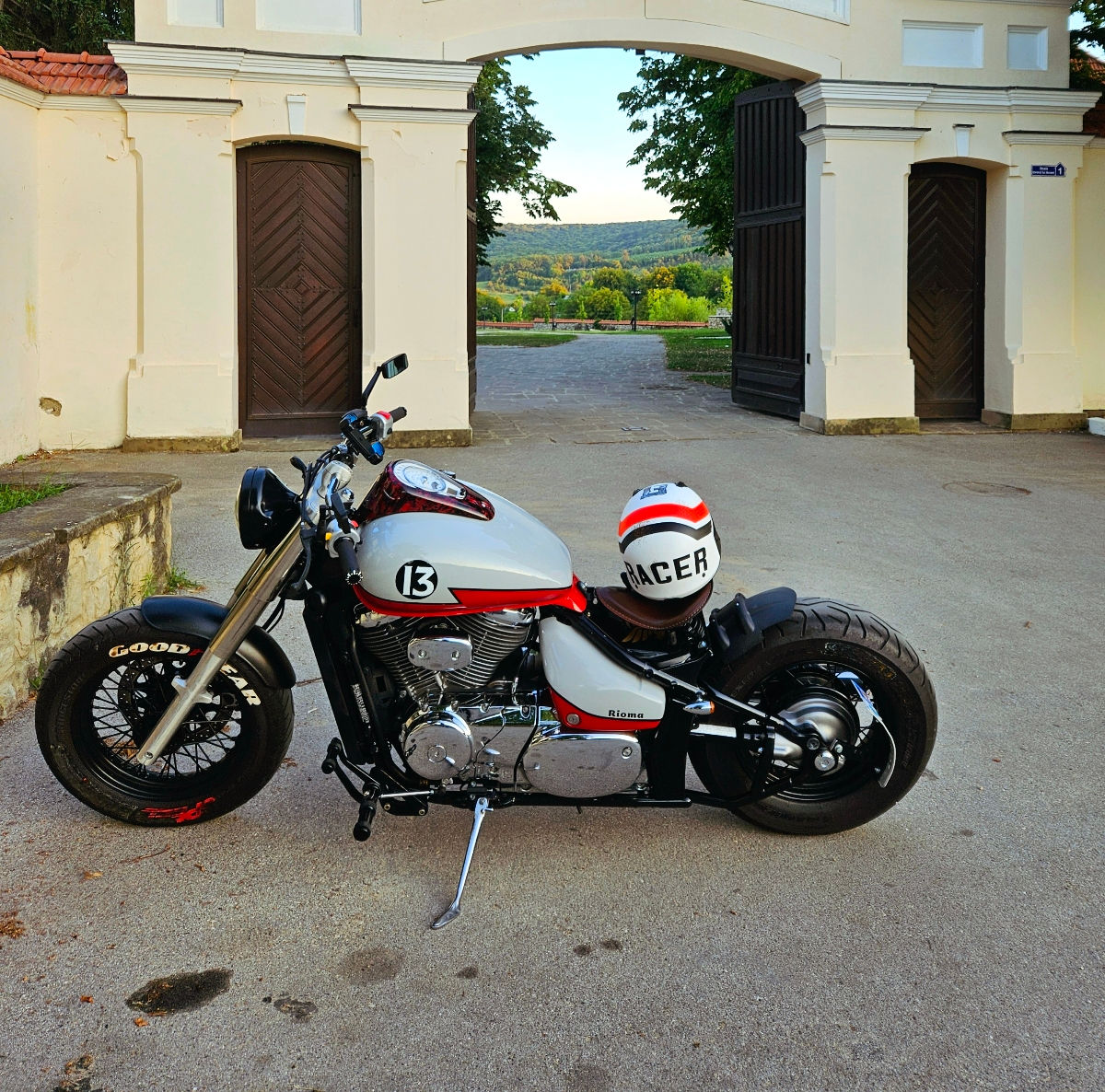 Suzuki VL800 BOBBER 2012 г. с пробегом 22500 км, 10500