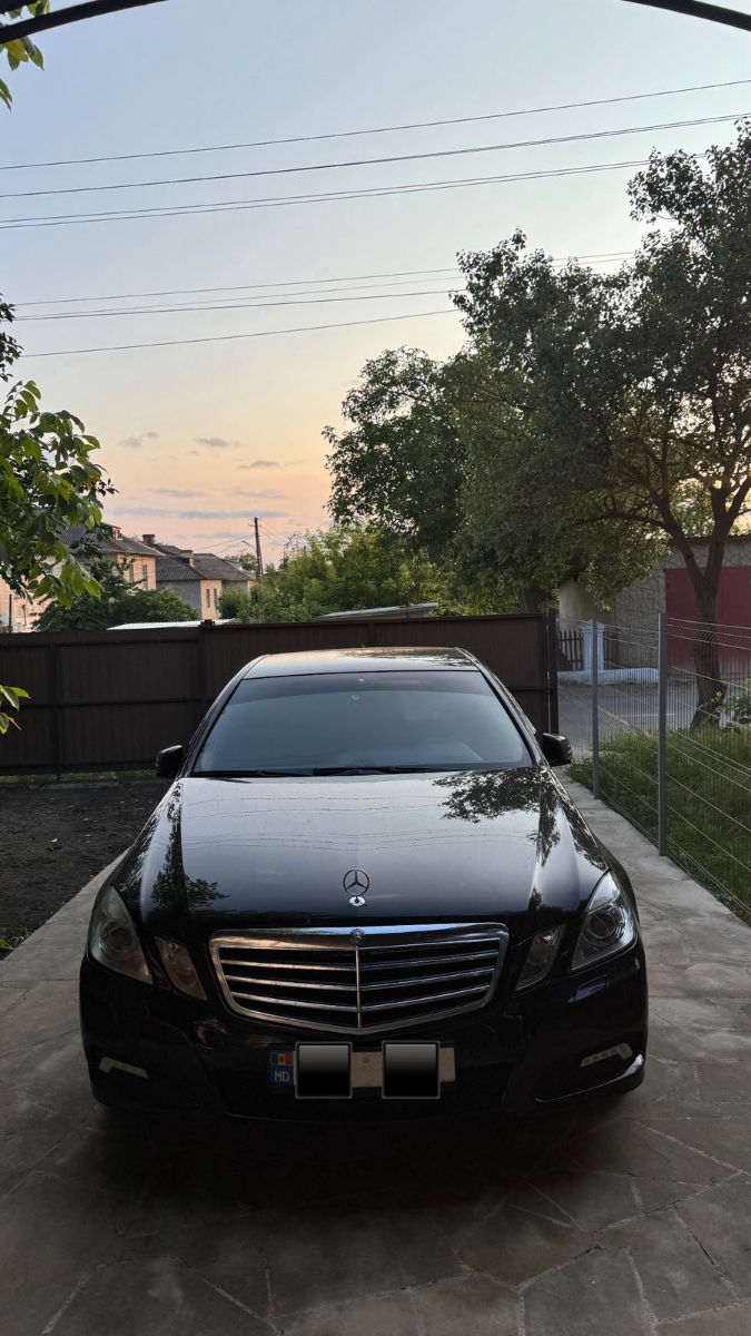 Mercedes E-Class 2009 г. с пробегом 249856 км, Дизель, 12500