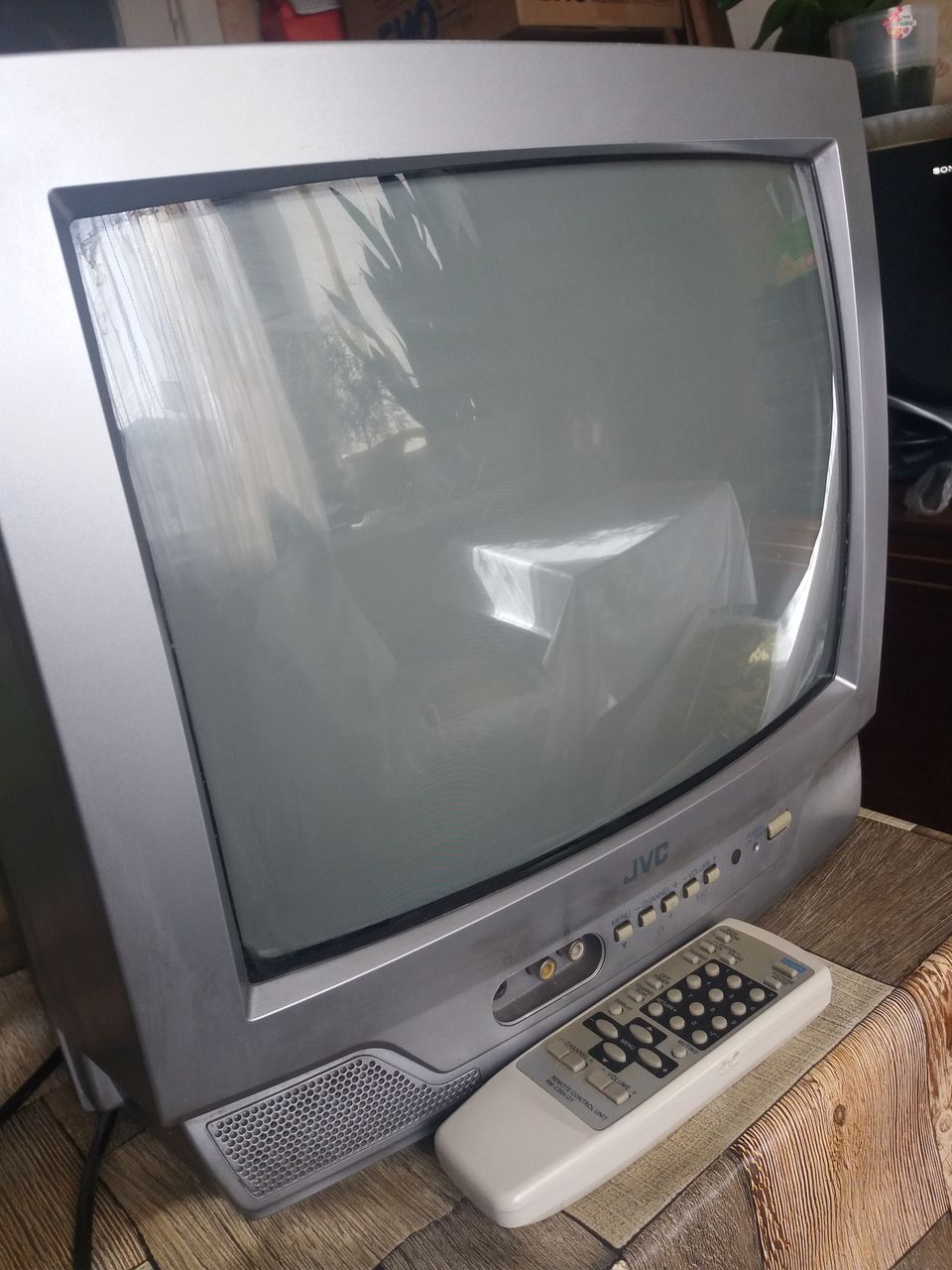 Телевизор JVC 37 см. с пультом