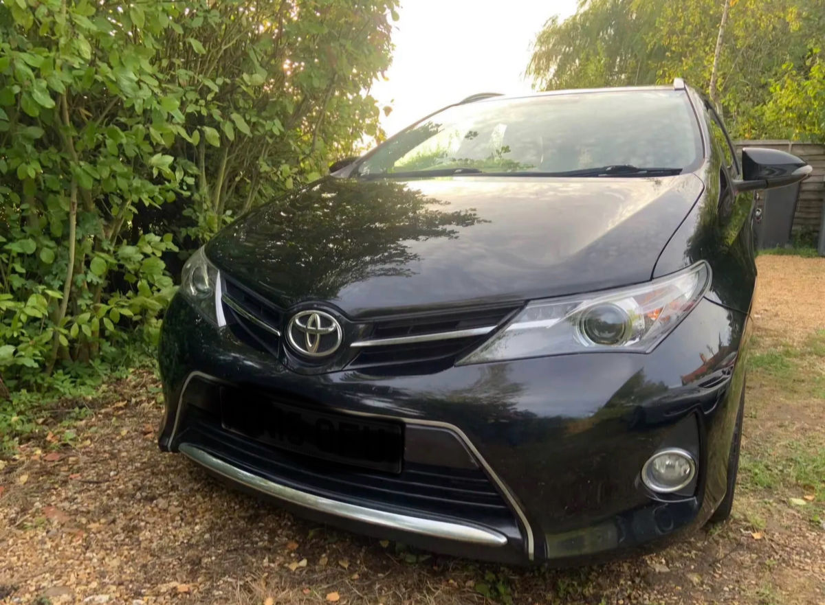 Toyota Auris an. 2015 cu rulaj 180000 km, Diesel, 4400