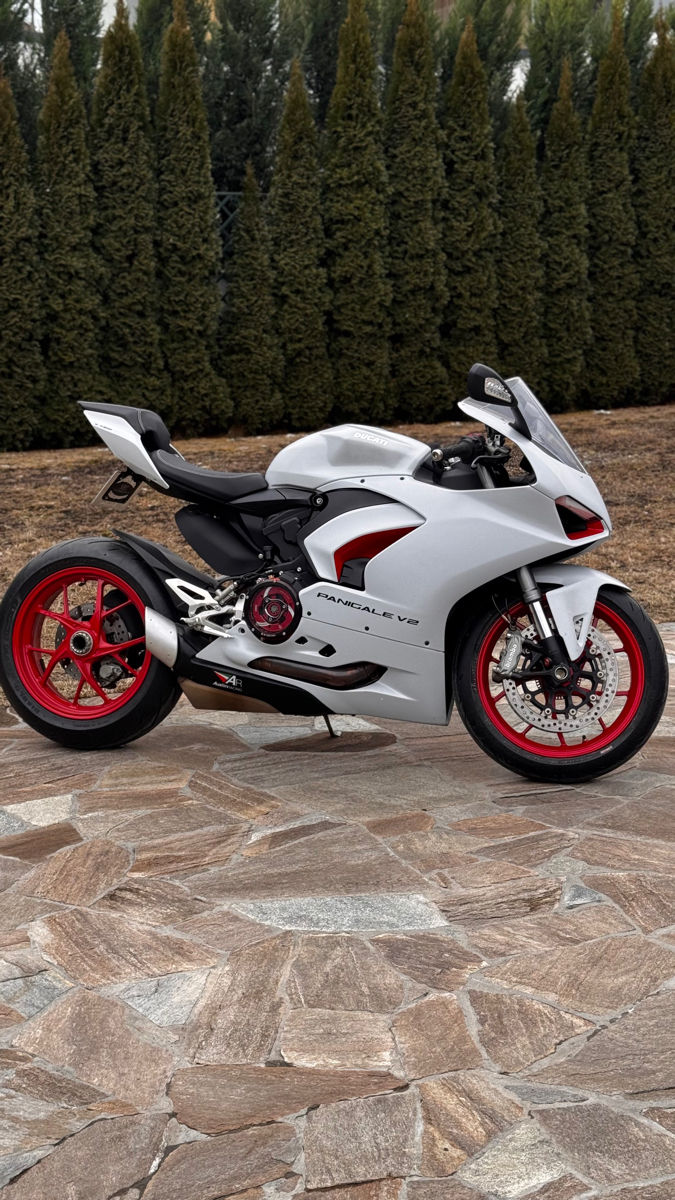 Ducati Panigale an. 2022 cu rulaj 11000 km, 16000