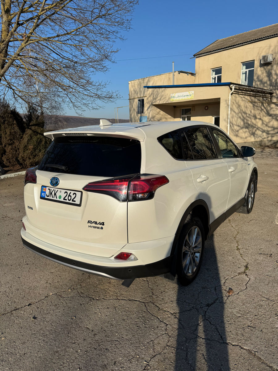 Toyota Rav 4 2017 г. с пробегом 100000 км, Гибрид, 21500
