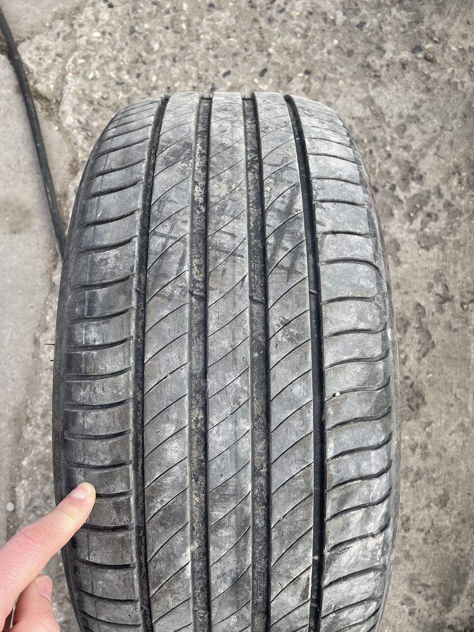 Michelin R17 225/50