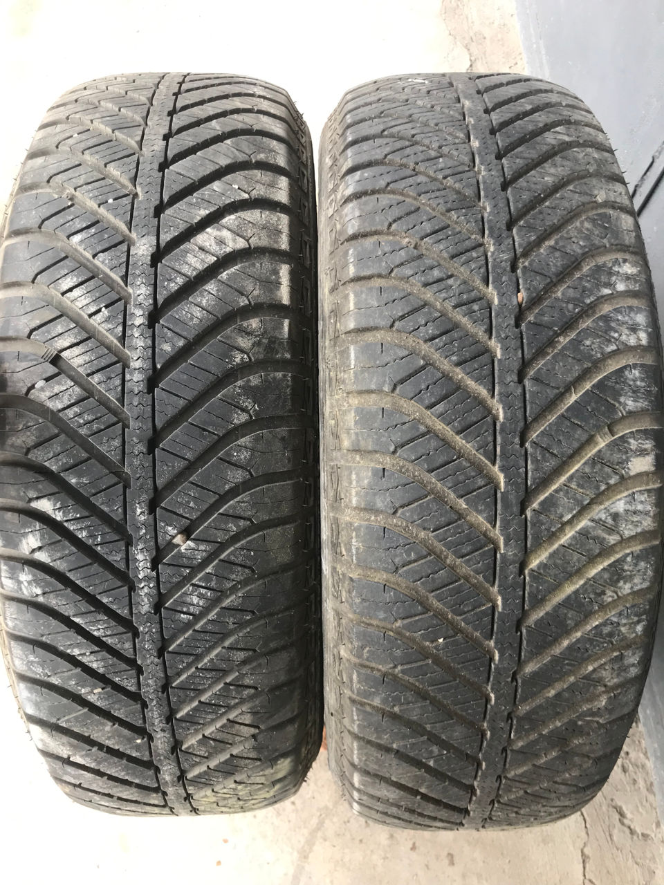 2 anvelope 215/60/. R17