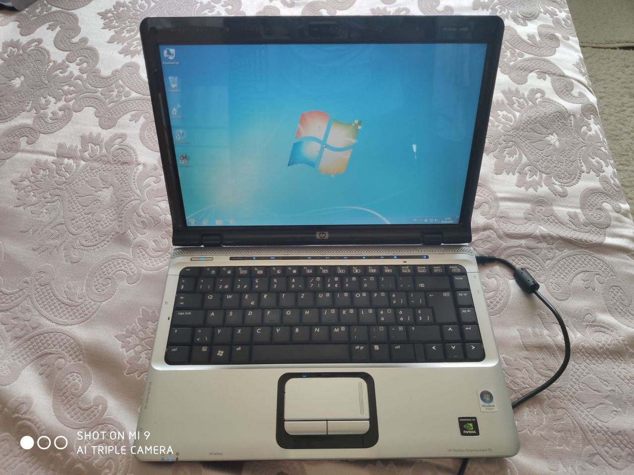 Hp Pavilion DV2000. Superb. Doar 1500 lei