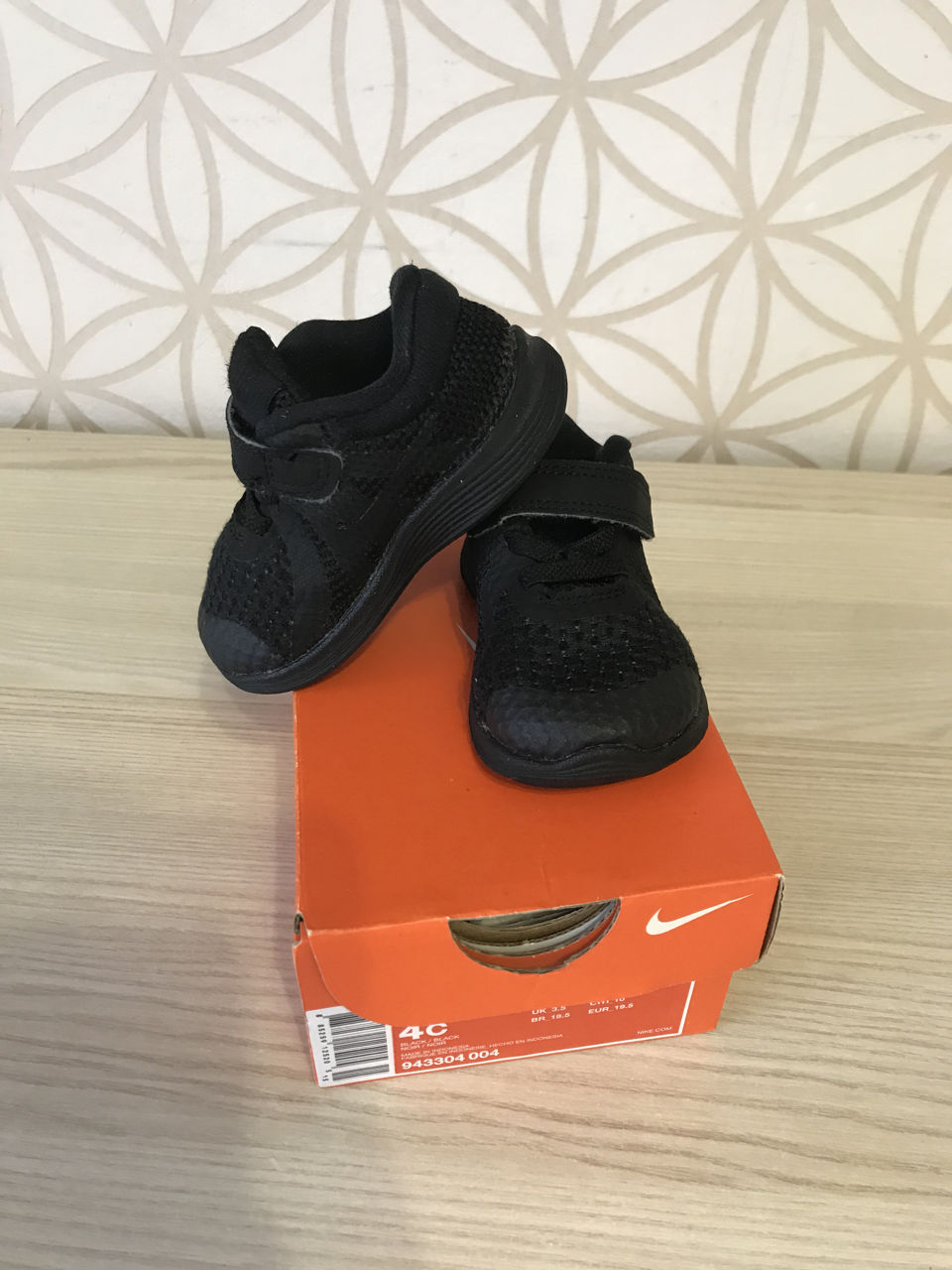 Кроссовки Nike мальчик/ девочка 250 лей.