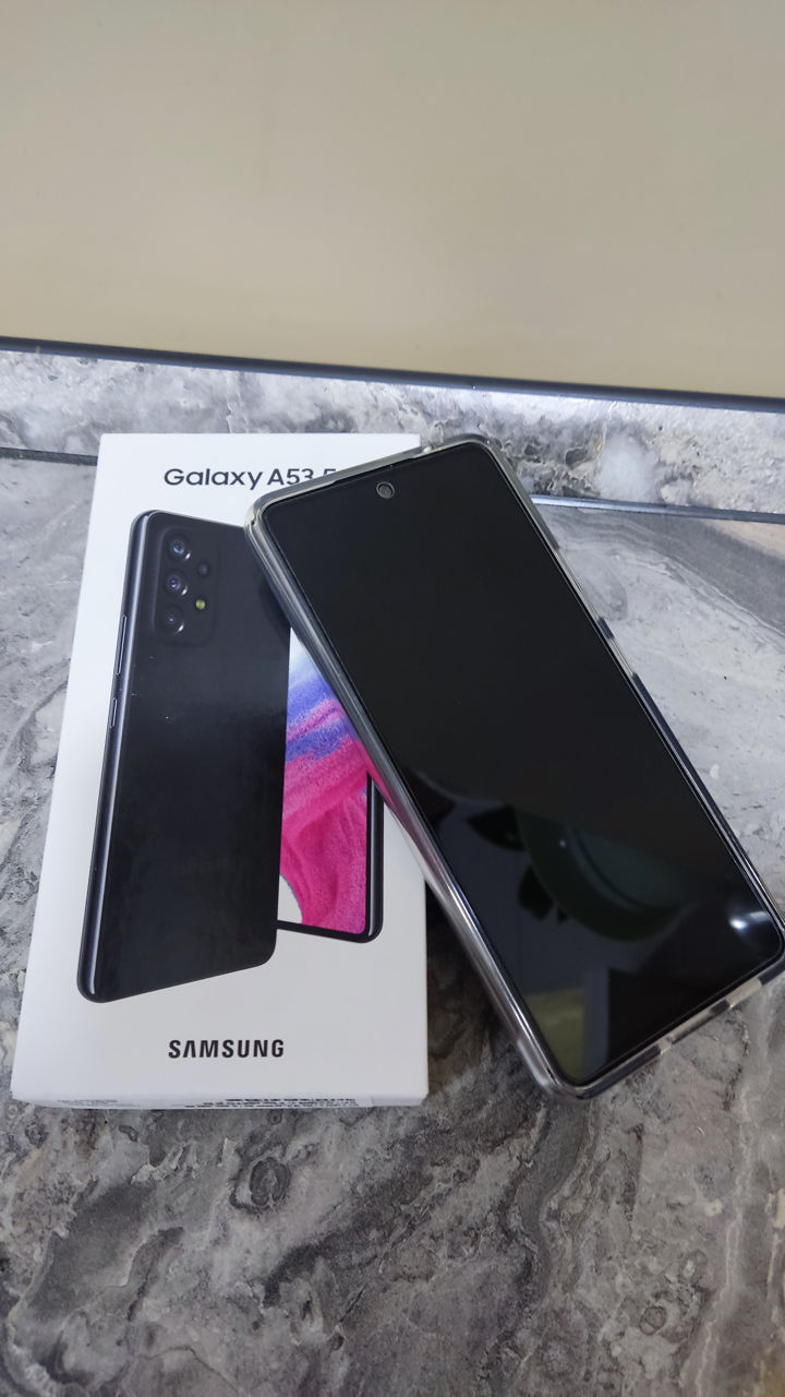 Se vinde telefon practic nou Folosit o lună de zile Samsung A53 5G Starea 10/10 Husă și sticlă de pr