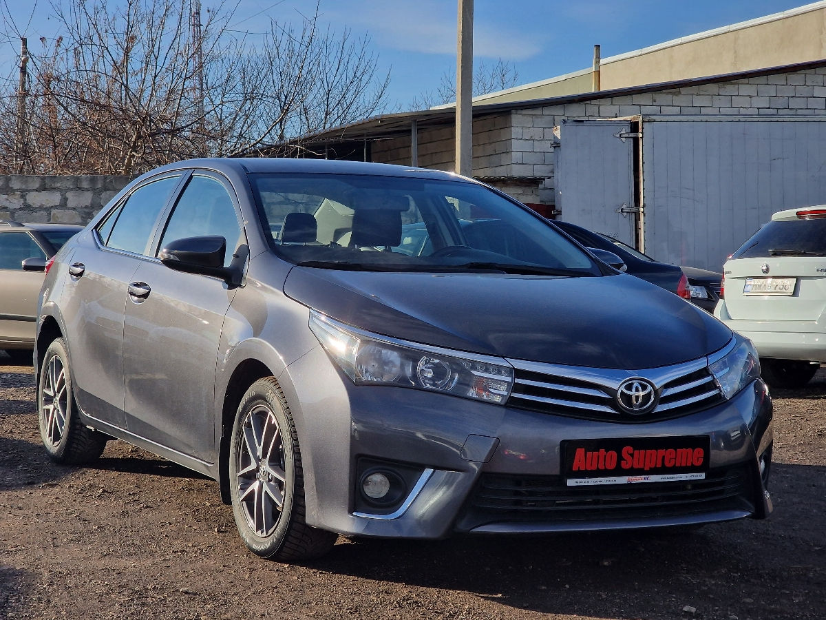 Toyota Corolla an. 2015 cu rulaj 225000 km, Diesel, 10999