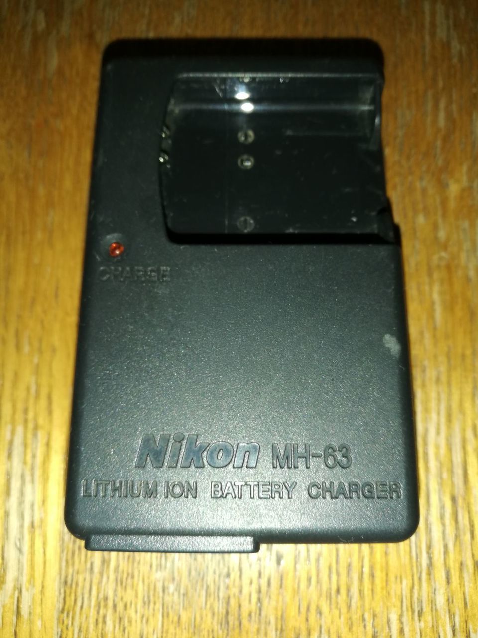 Nikon MH-63