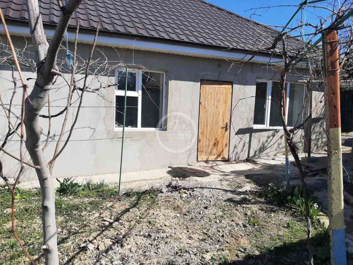 Se vinde casă varianta sură