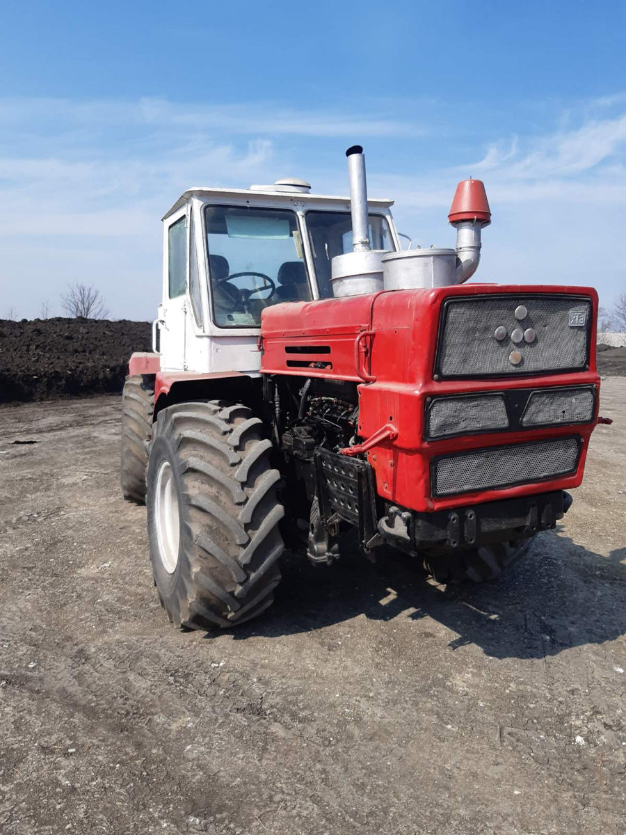 Se vinde tractor T150