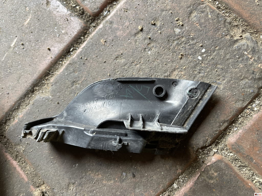 Куплю пластик под лобовое стекло toyota prius 30 (2010-2015) американка