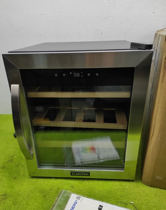Vitrina de vinuri compact si eficient!