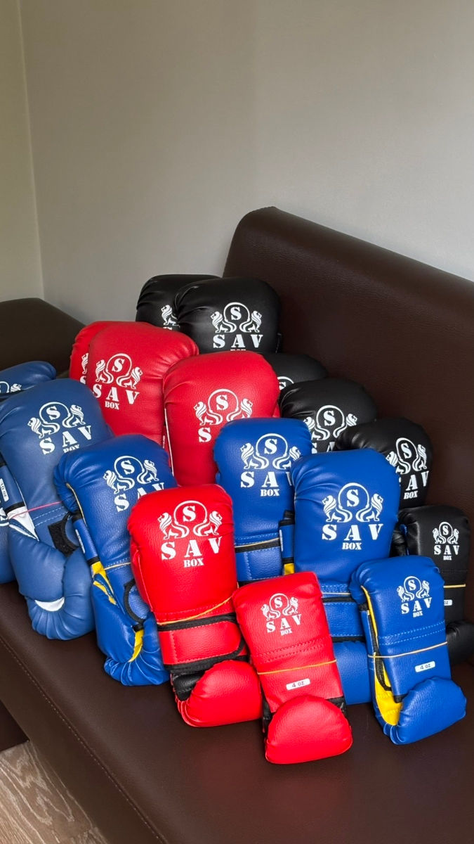 Mănuși de box pentru antrenament.