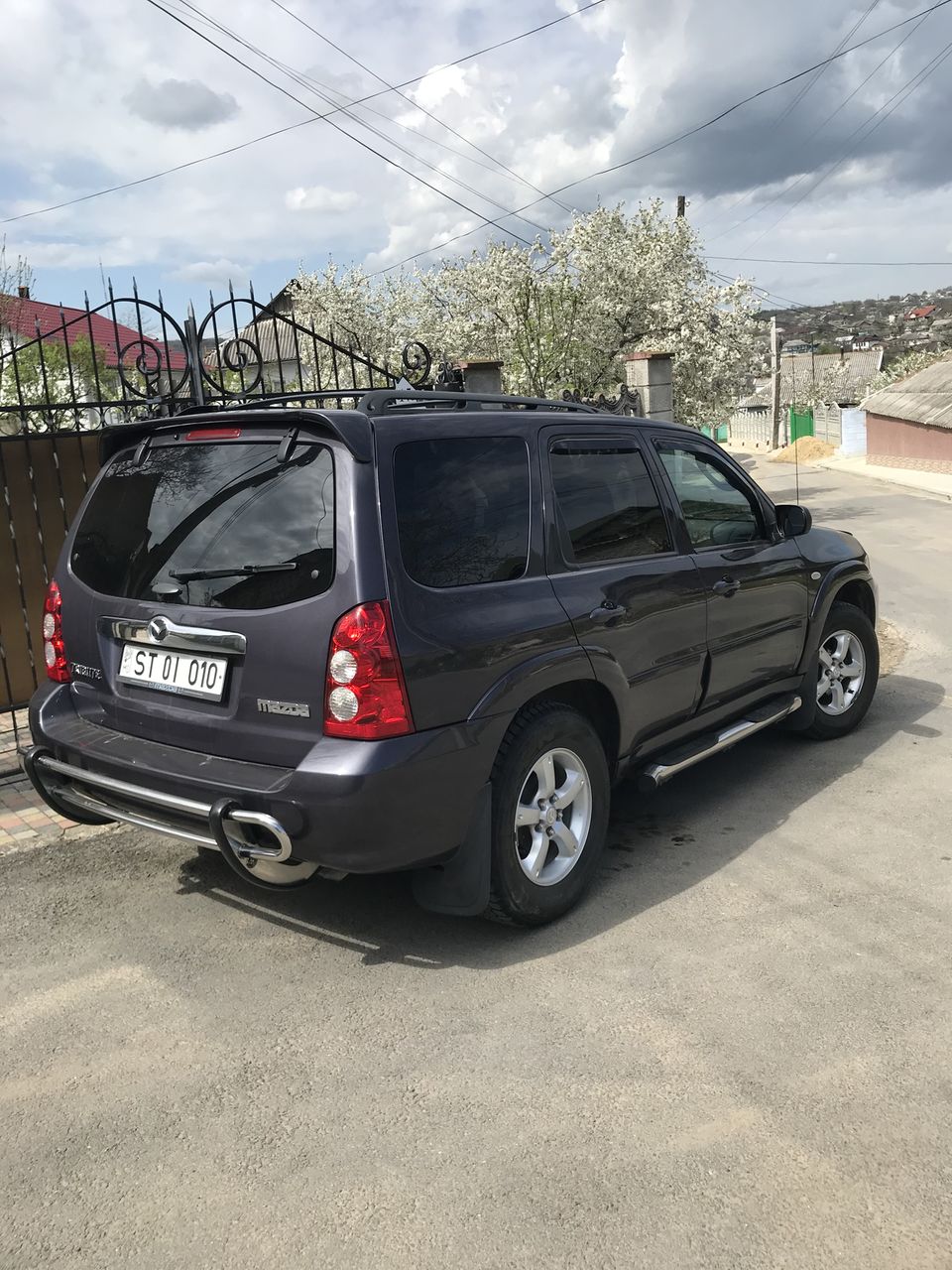 Mazda Tribute