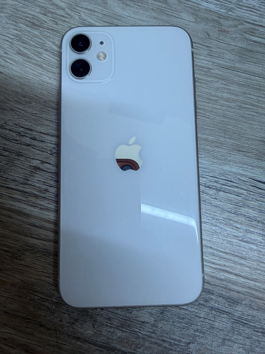 IPhone 11 alb Ca nou 128gb 4000 lei