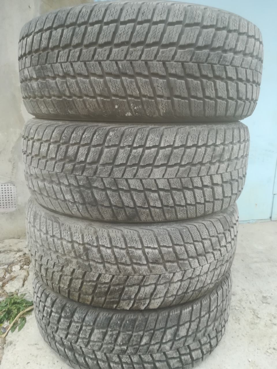 R17 255/60 Roadstone WinGuard SUV