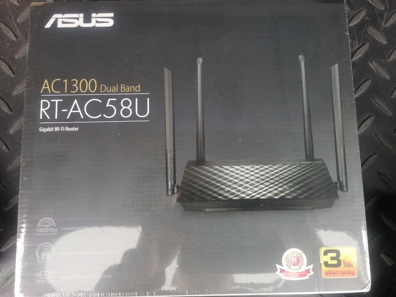 Router ASUS RT-AC58U, AC1300 dual band: 400 Mbps (2,4GHz) + 867 Mbps (5GHz)