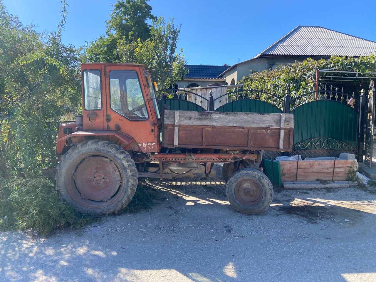 Tractor t16 трактор т16